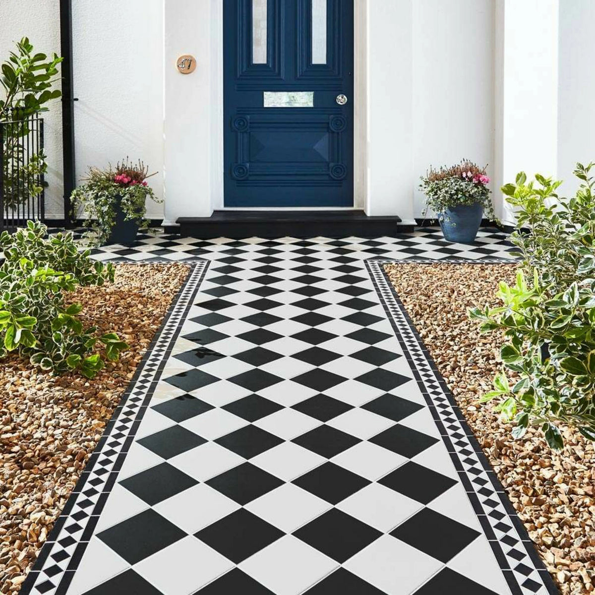 Traditional Diamond Back and White Quarry Border Tile – Premium Tiles